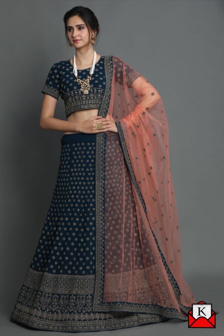 Choose V-Day Gifts From Manyavar And Mohey's Collections